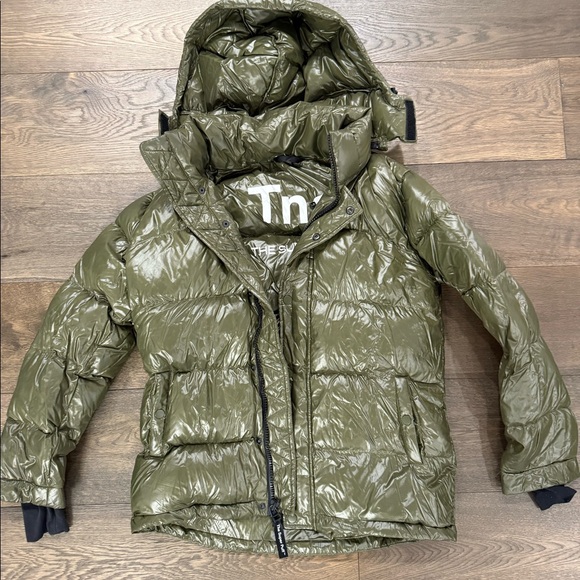 TNA | Jackets & Coats | Tna Aritzia Green Super Puff Winter Jacket ...
